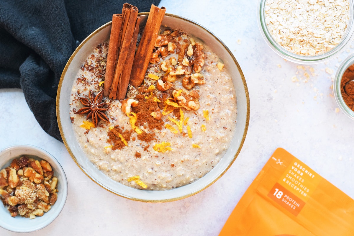 Hot cinnamon porridge